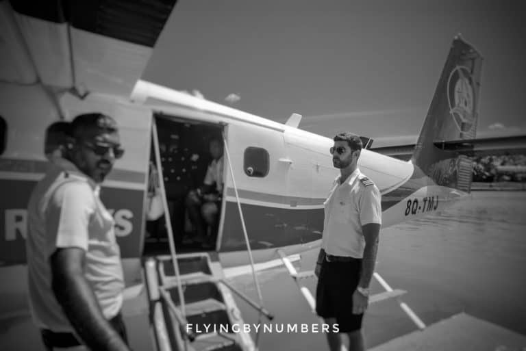 Airline pilot dress code | flyingbynumbers.com