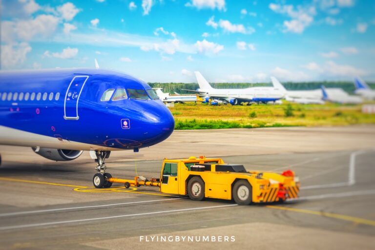 How do airline pilots park planes? | flyingbynumbers.com